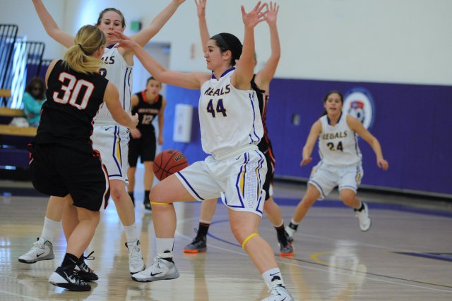 Regals Earn First Conference Win | California Lutheran University